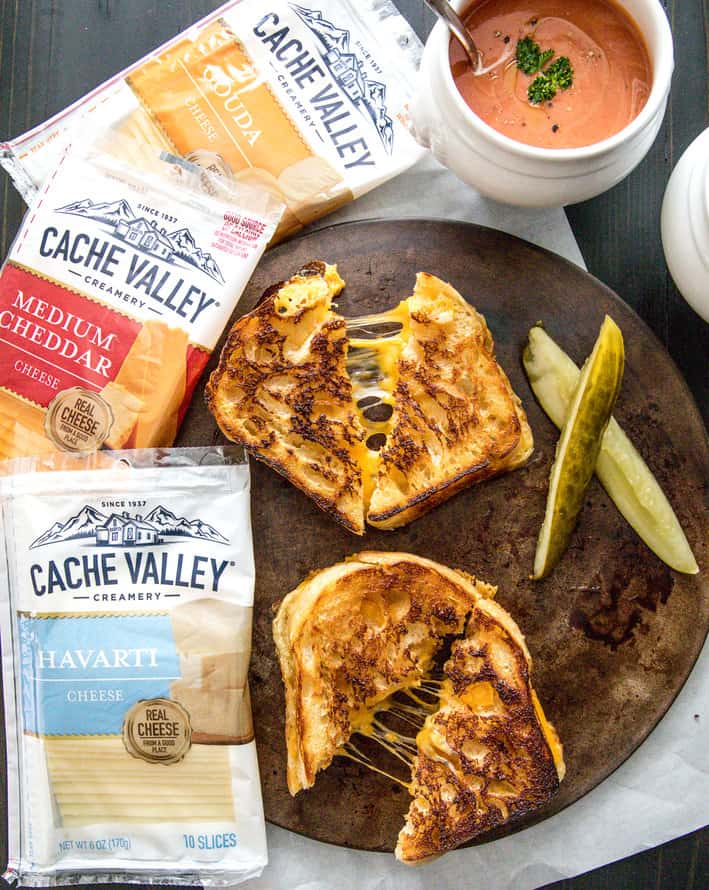 The Best Grilled Cheese Sandwich (Crispy Outside, Melty Inside)